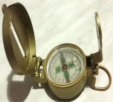 Bussola Engineer Directional Compass con prisma ottico in metallo dorato opaco nuovo